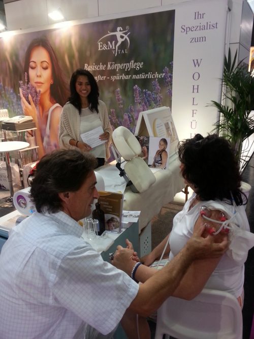 pulsierend Schröpfen und Schröpfmassage gleichzeitig